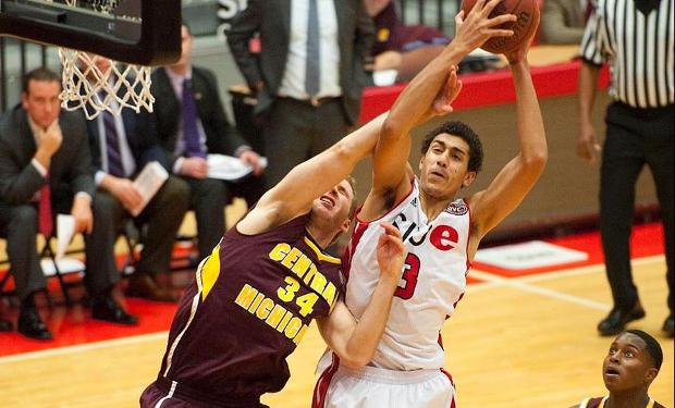 Big second half lifts Mastodons over Cougars – The Metro Independent